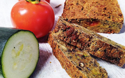 Een hartig courgettebrood zonder gluten - Plent vegan recept